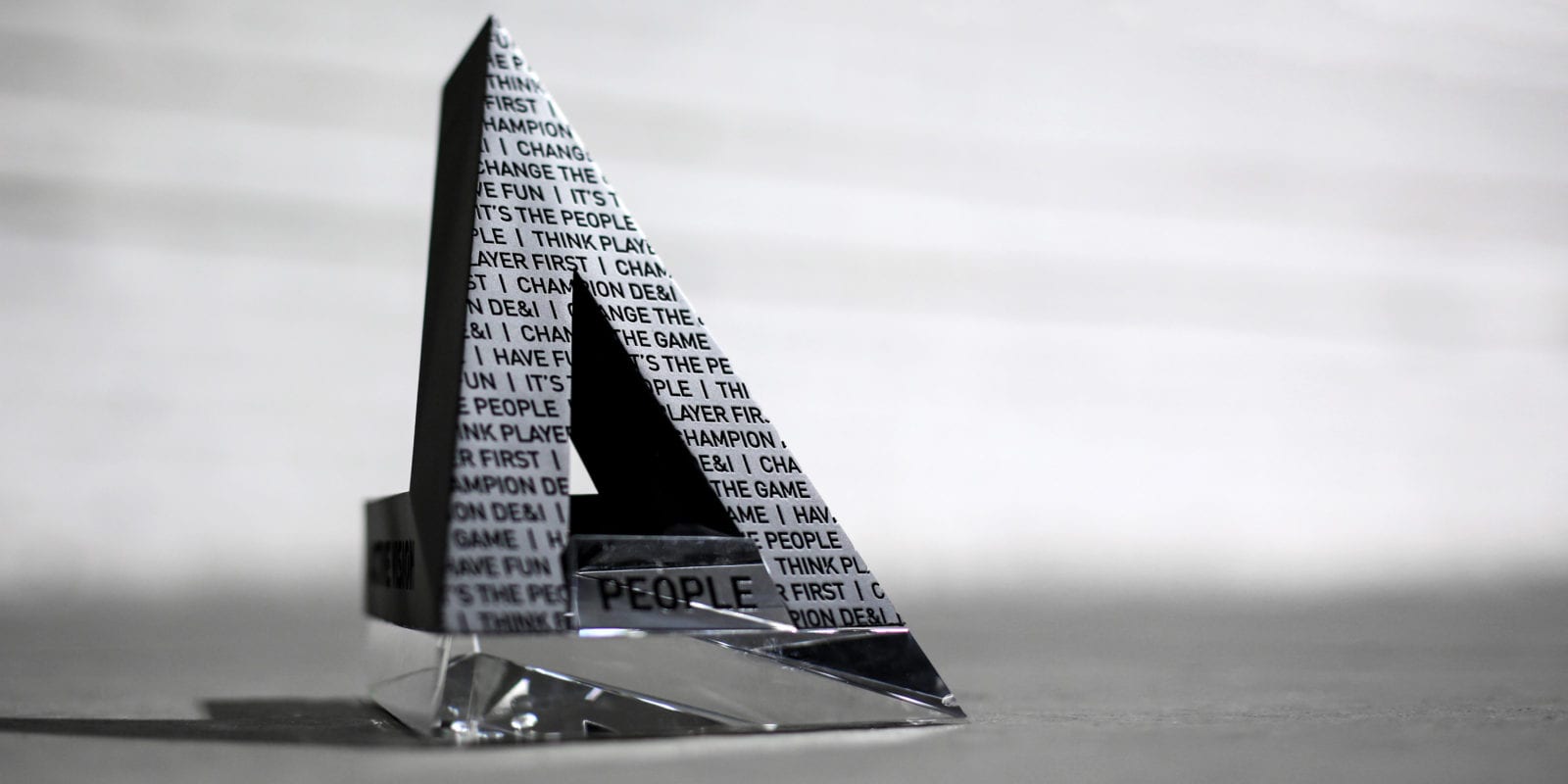 12 Award Ceremony Ideas for Unforgettable Occasions | CRISTAUX