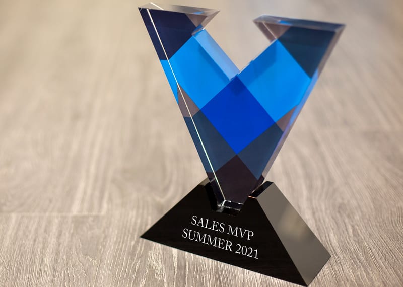 Sales Awards: Custom Sales Recognition | CRISTAUX