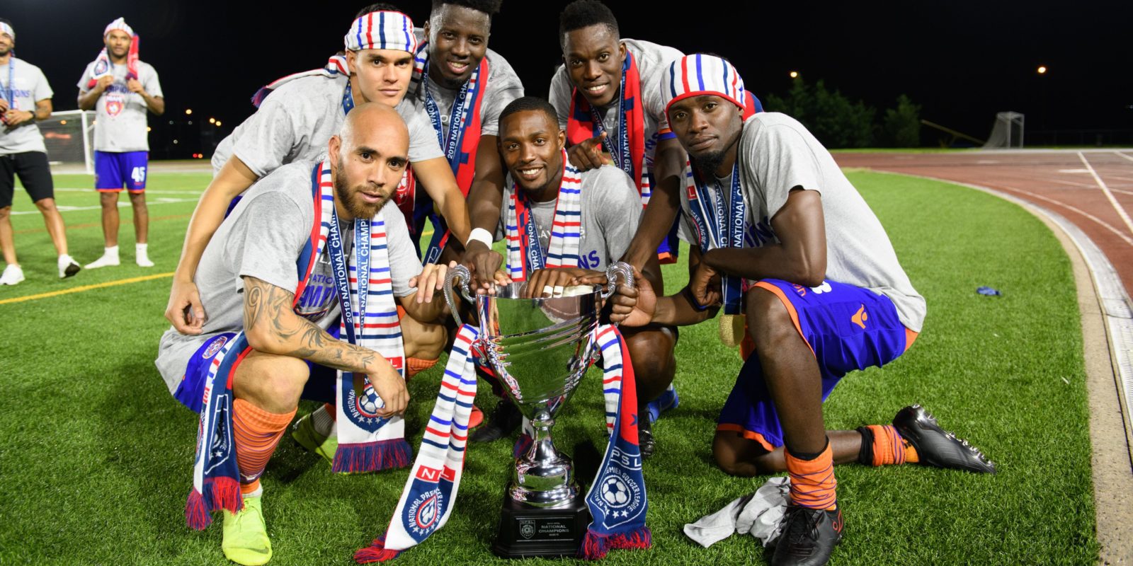 8 Unique Trophy Ideas | CRISTAUX