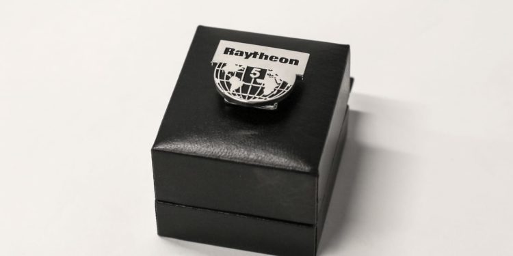 9 Award Presentation Box Ideas and Examples | CRISTAUX